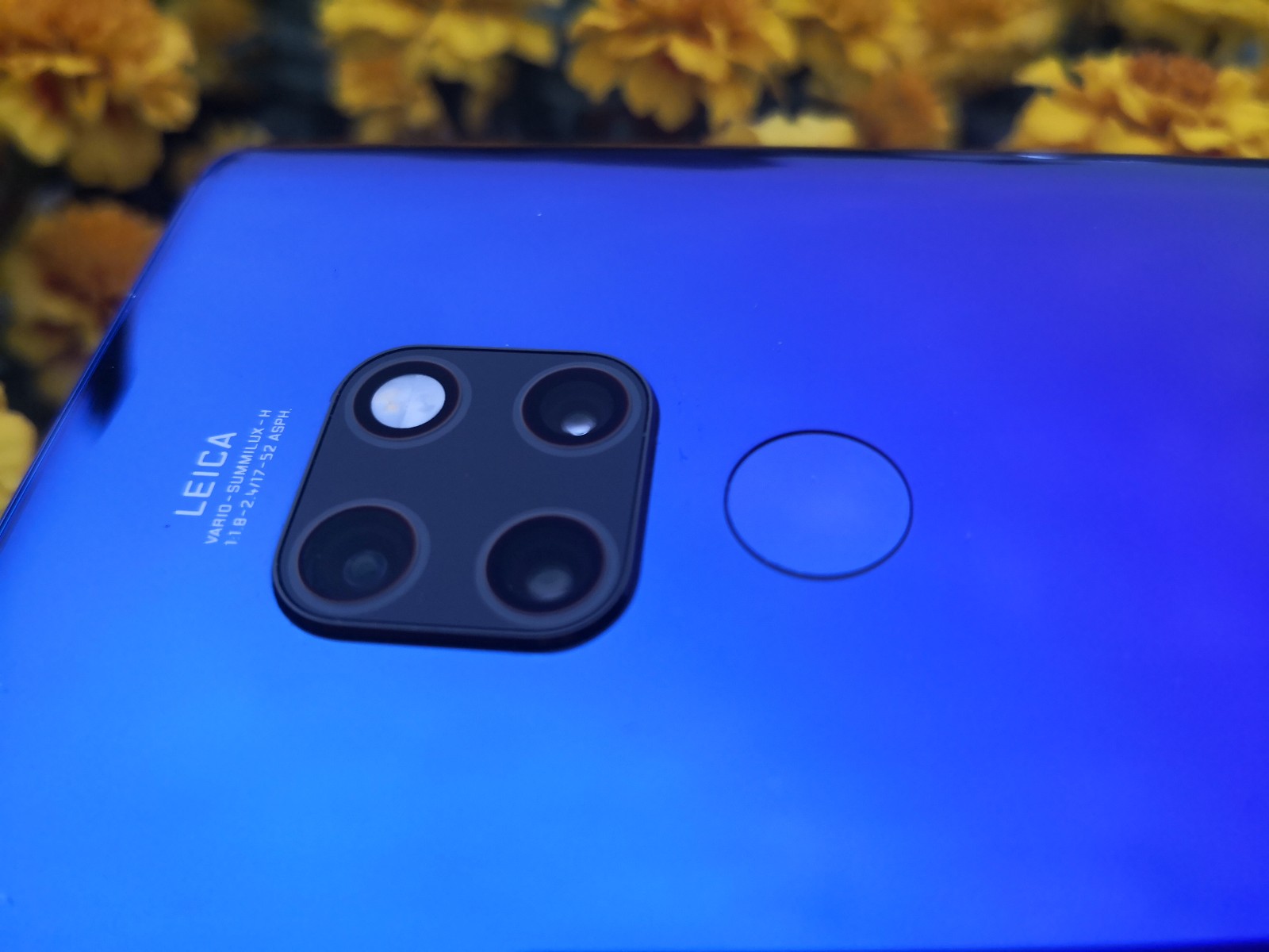 华为Mate20极光色图赏__财经头条