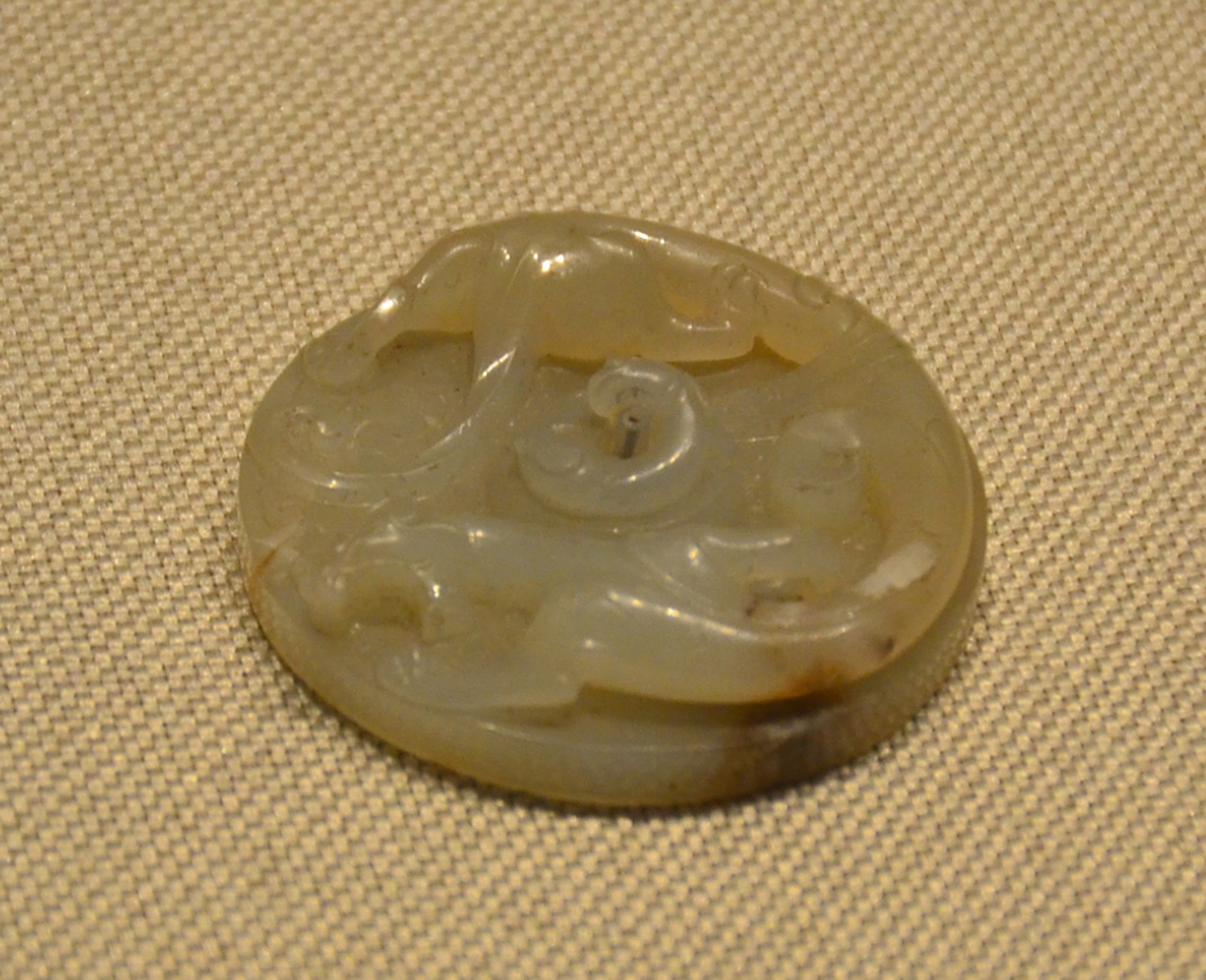 西汉时期镶嵌在剑上的玉，是长什么样子的