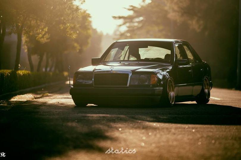 台湾Statics改装车摄 - 老的味道！奔驰W124 280E-新浪汽车