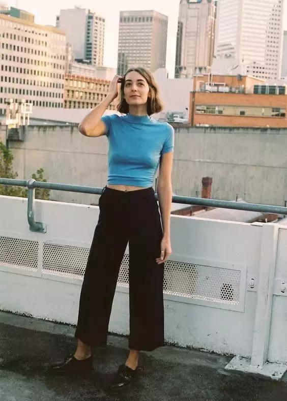 又瘦又有36D胸 才是真的美|吊带|半高领|连体裤_新浪新闻