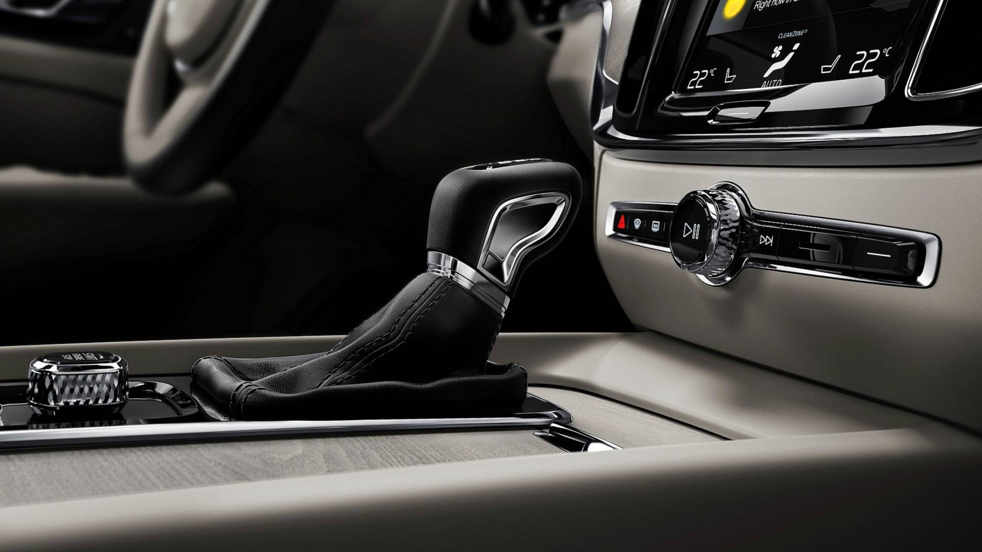 2019款沃尔沃S60L, 售27.69万起, 安全配置升级了-新浪汽车