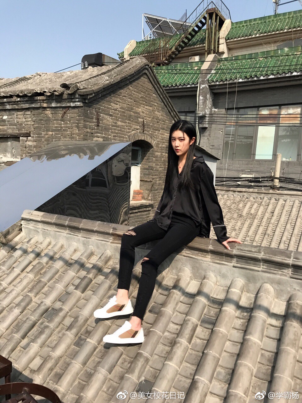 杨烨菲 98年，表演系在读，身高167cm，处女座，来自河南安阳