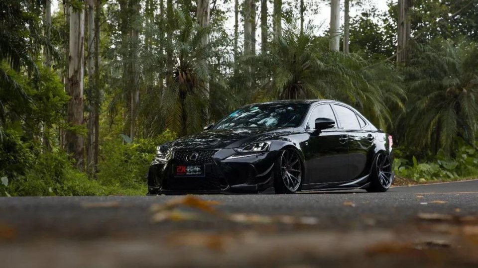 改装好的锐志被人偷了，广东车友购入雷克萨斯IS300继续玩车之路-新浪汽车