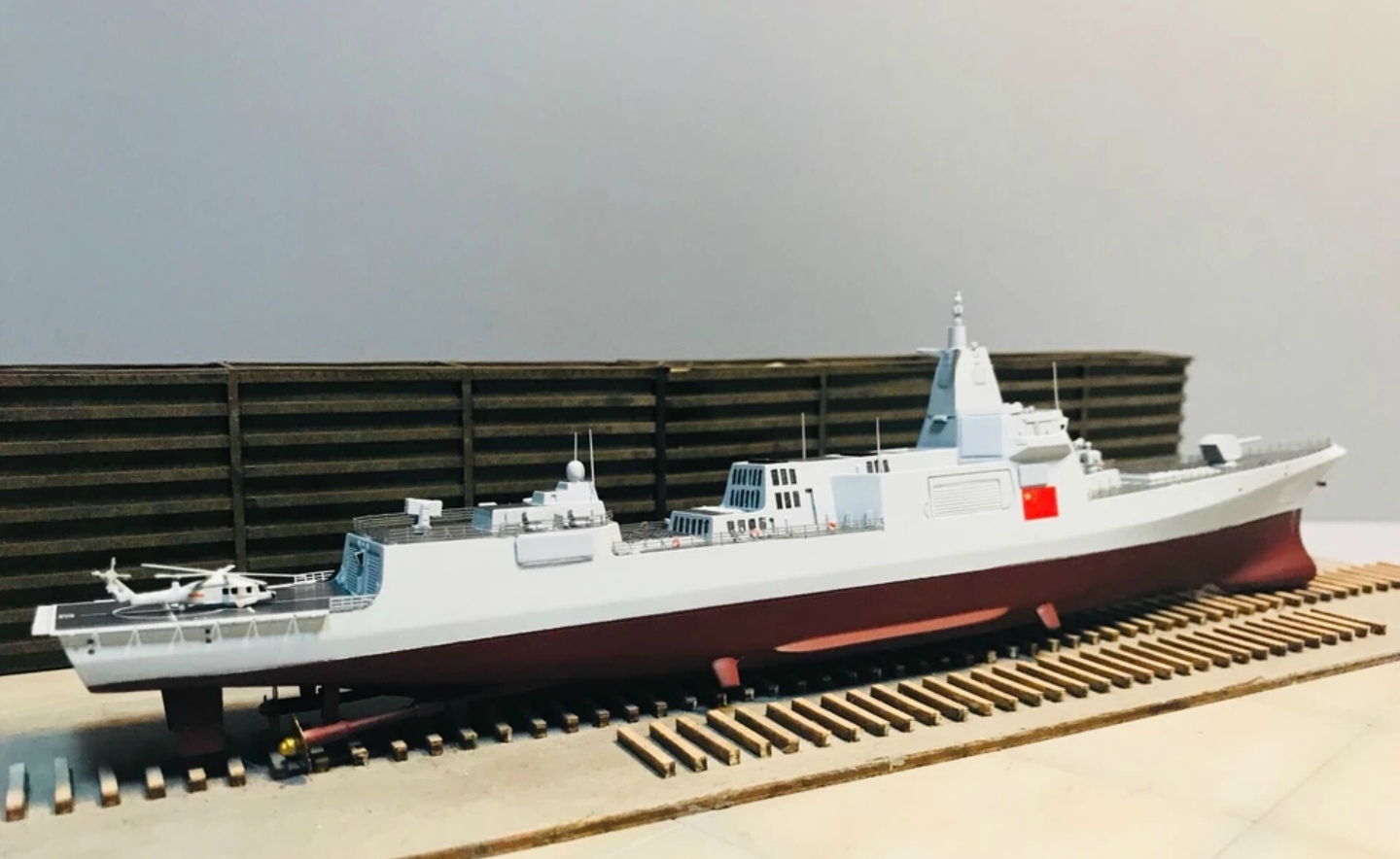 055级大型导弹驱逐舰模型