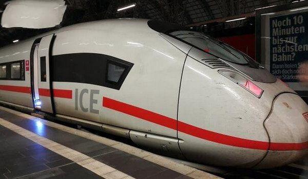 全球10大速度最快的高铁，中国高铁包揽前两位，你感到骄傲吗？__财经头条