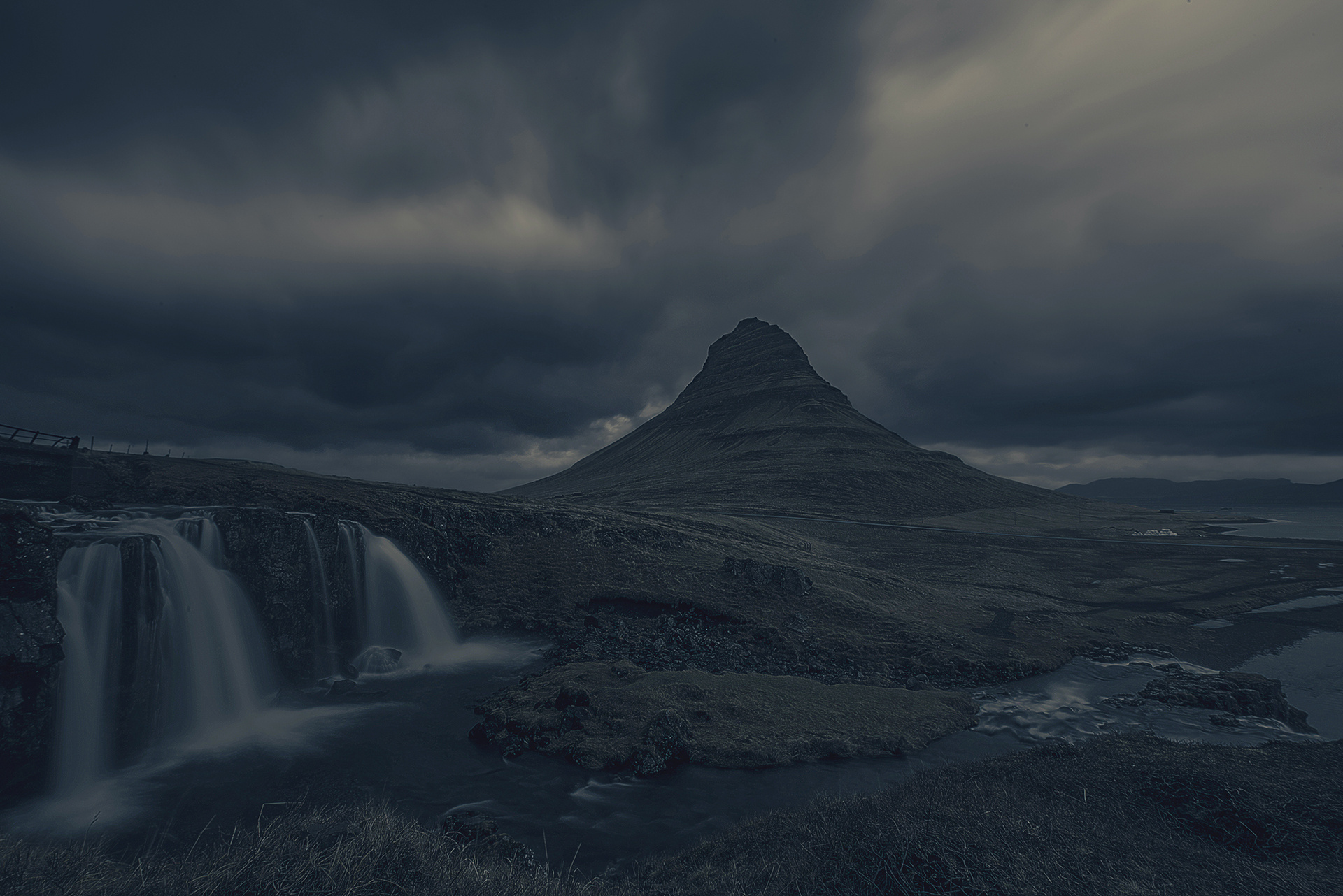 冰岛 暗色调 || Daniel Reuber|冰岛|暗色|摄影师_新浪新闻