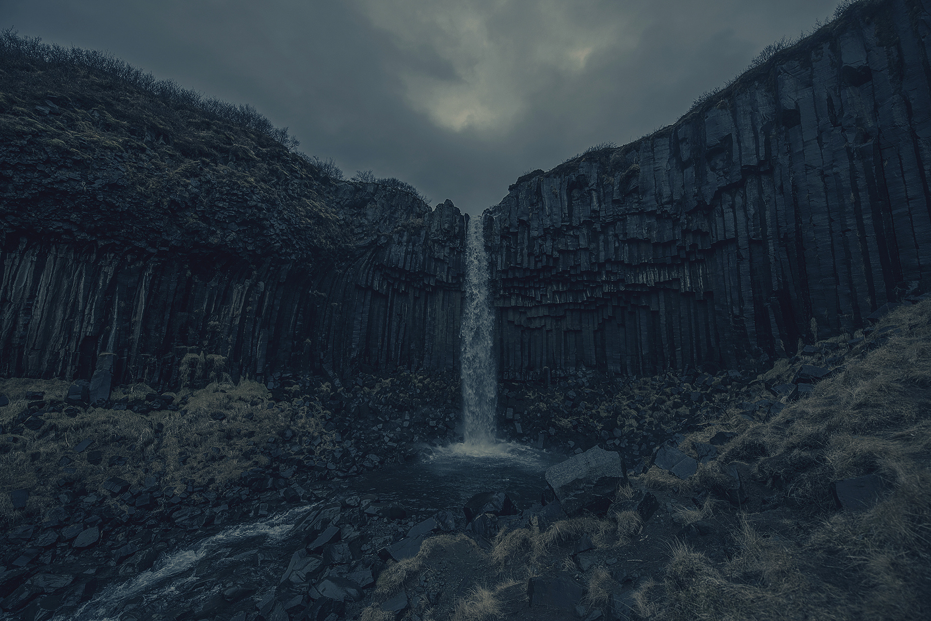 冰岛 暗色调 || Daniel Reuber|冰岛|暗色|摄影师_新浪新闻