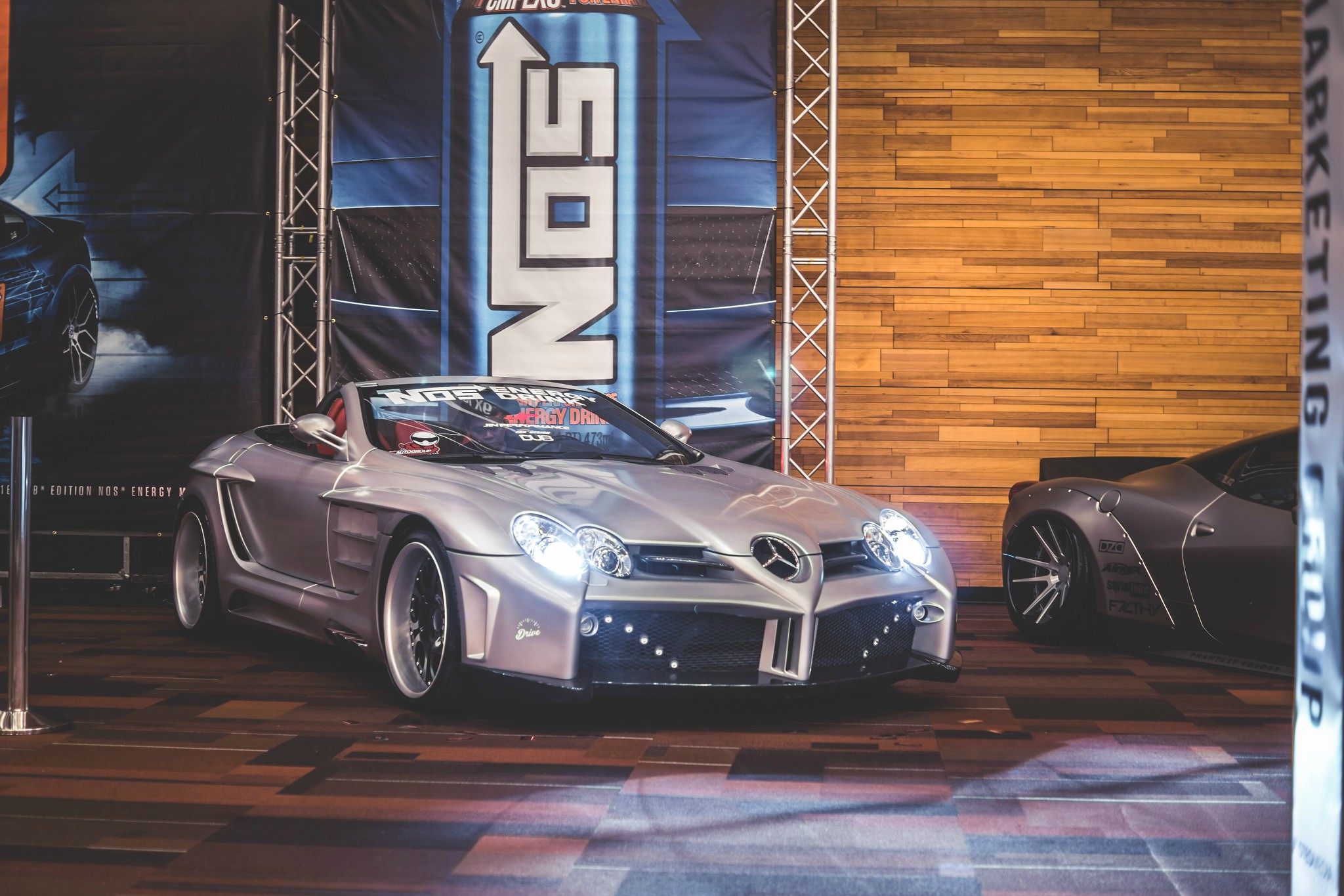 奔驰SLR-新浪汽车