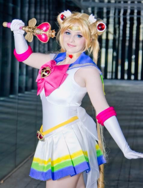 美少女战士cosplay，网友：那个大叔cos的月野兔，赋予了灵魂呀！|野兔|美少女战士|大叔_新浪新闻