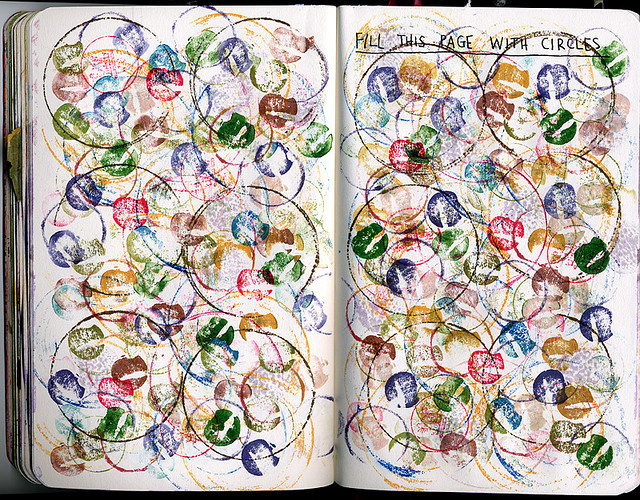 一本真正发挥想像力和艺术创造力的减压书《Wreck This Journal》