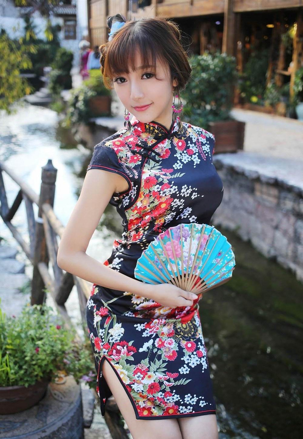性感旗袍美女,你喜欢第几个?