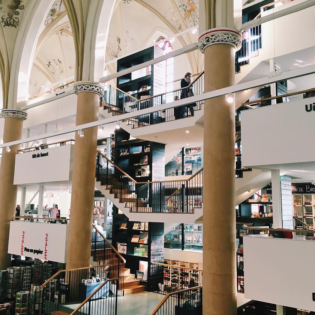 Waanders In de Broeren荷兰一个由古老教堂改造的书店试问这种书店_新浪新闻