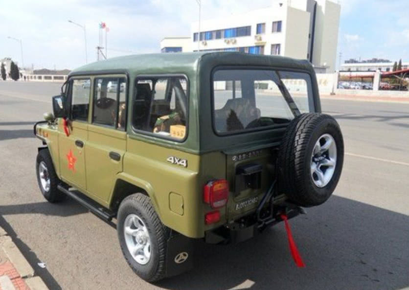 全国首辆北汽BJ212柴油版亮相，2.8T发动机实力强悍，售价真刺激-新浪汽车