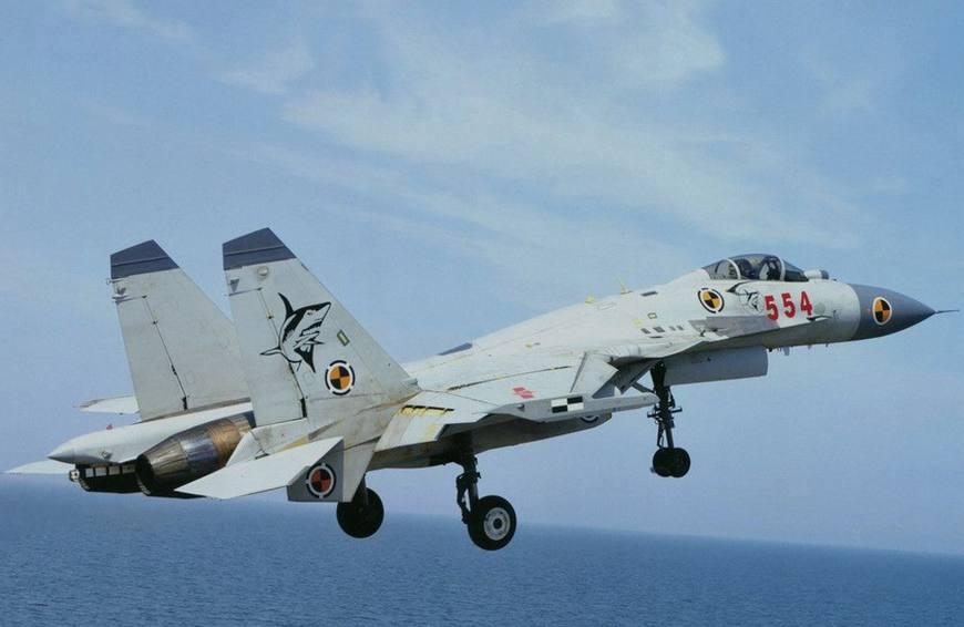 自制歼15D开启电子战飞机时代, 美国又一项独有技术被超越_新浪新闻