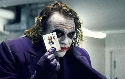 希斯莱杰之后再无小丑，为什么会给他这么高的评价？|爆炸|蝙蝠侠：黑暗骑士|希斯莱杰_新浪新闻