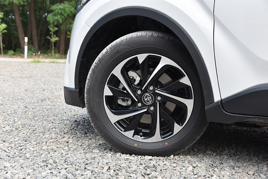 15万动感新势力SUV 一汽丰田奕泽IZOA体验-新浪汽车