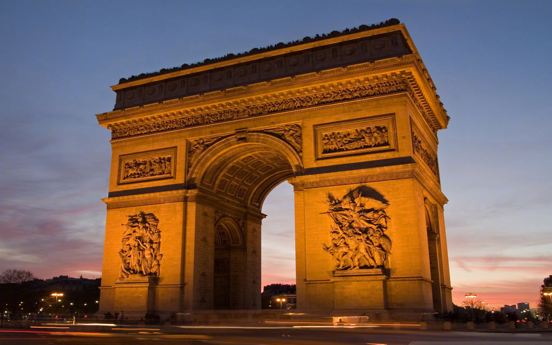 凯旋门是欧洲纪念战争胜利的一种建筑。用石块砌筑，形似门楼|凯旋门|门楼|拿破仑一世|石块|法国_新浪新闻