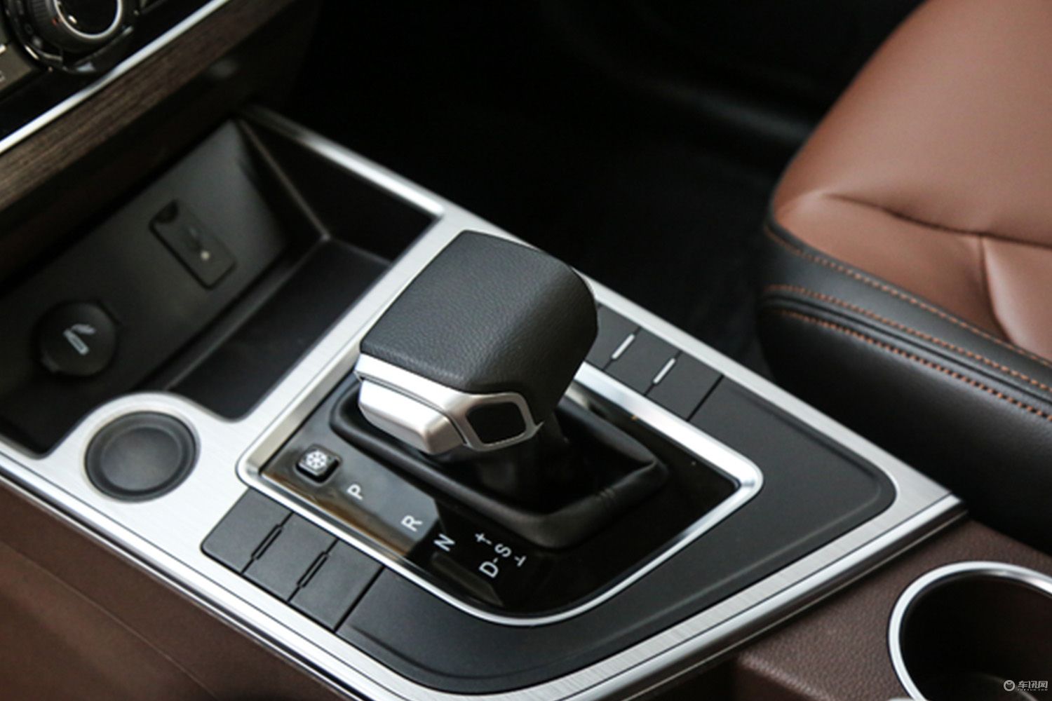 东风风行SX6 1.5T车型将7月上市 配置升级-新浪汽车