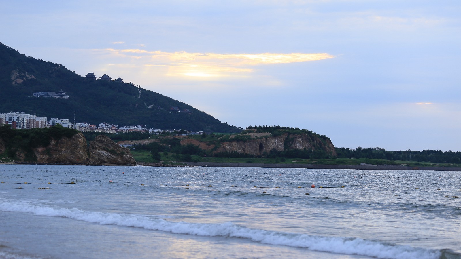 青岛崂山石老人海边晨拍