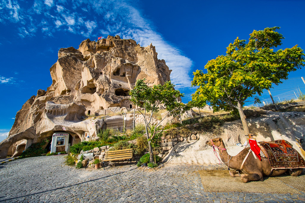 神奇岩石中的无数奇特空间——土耳其卡帕多奇亚的乌齐萨要塞和仙人烟|土耳其|卡帕多奇亚|仙人_新浪新闻