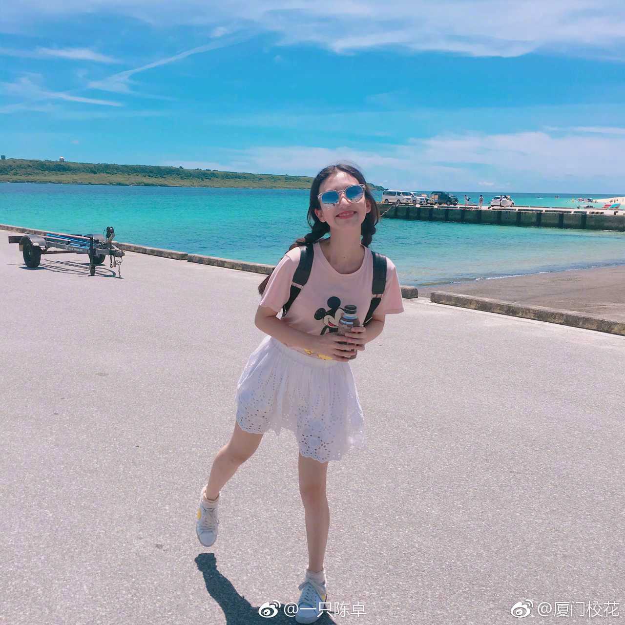 98年，就读于中央戏剧学院， 身高165cm，天秤座，爱好画画