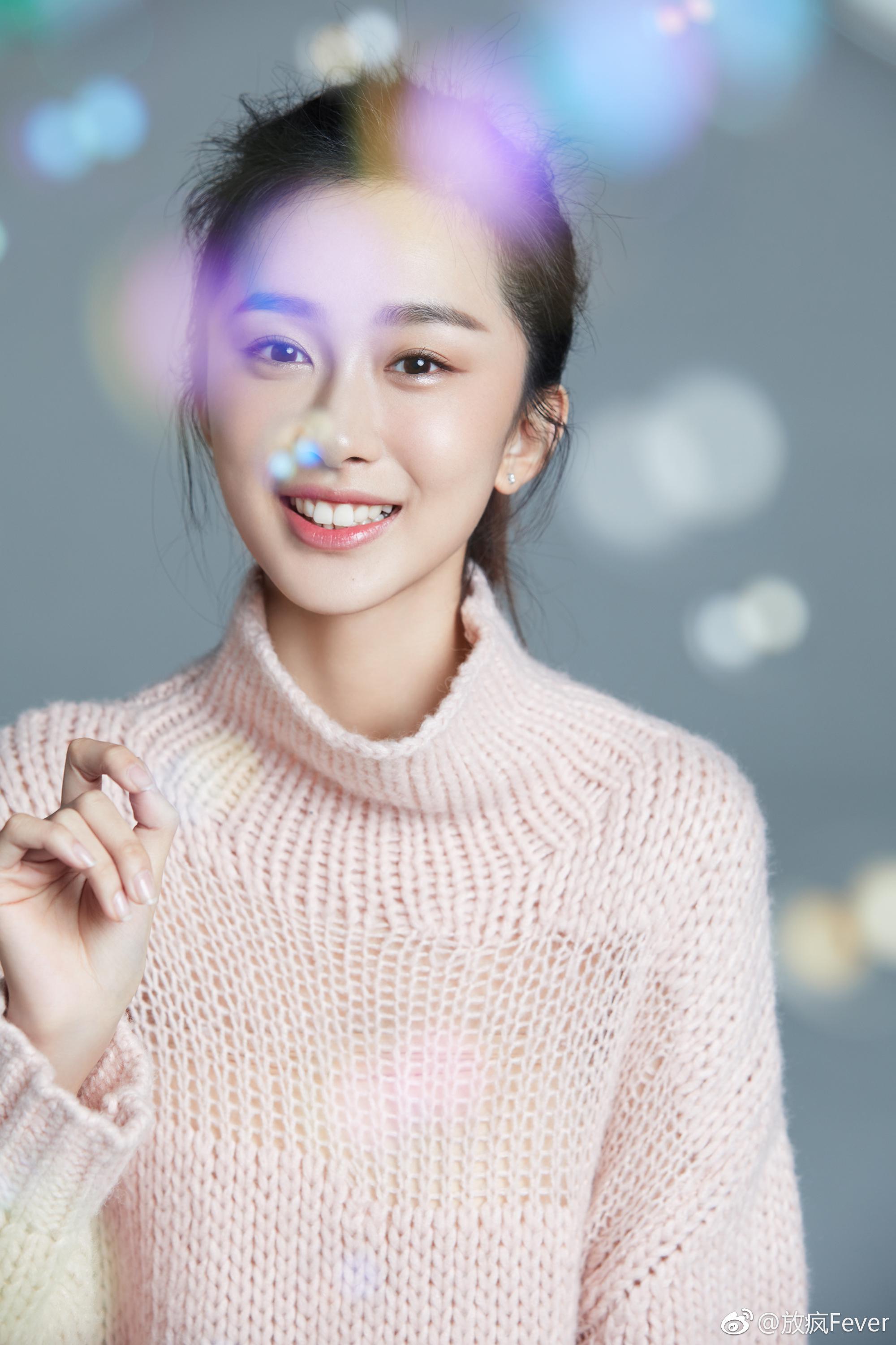 wuli 拍摄的一组梦幻写真出片啦！温柔和优雅风格全hold住的她_新浪新闻