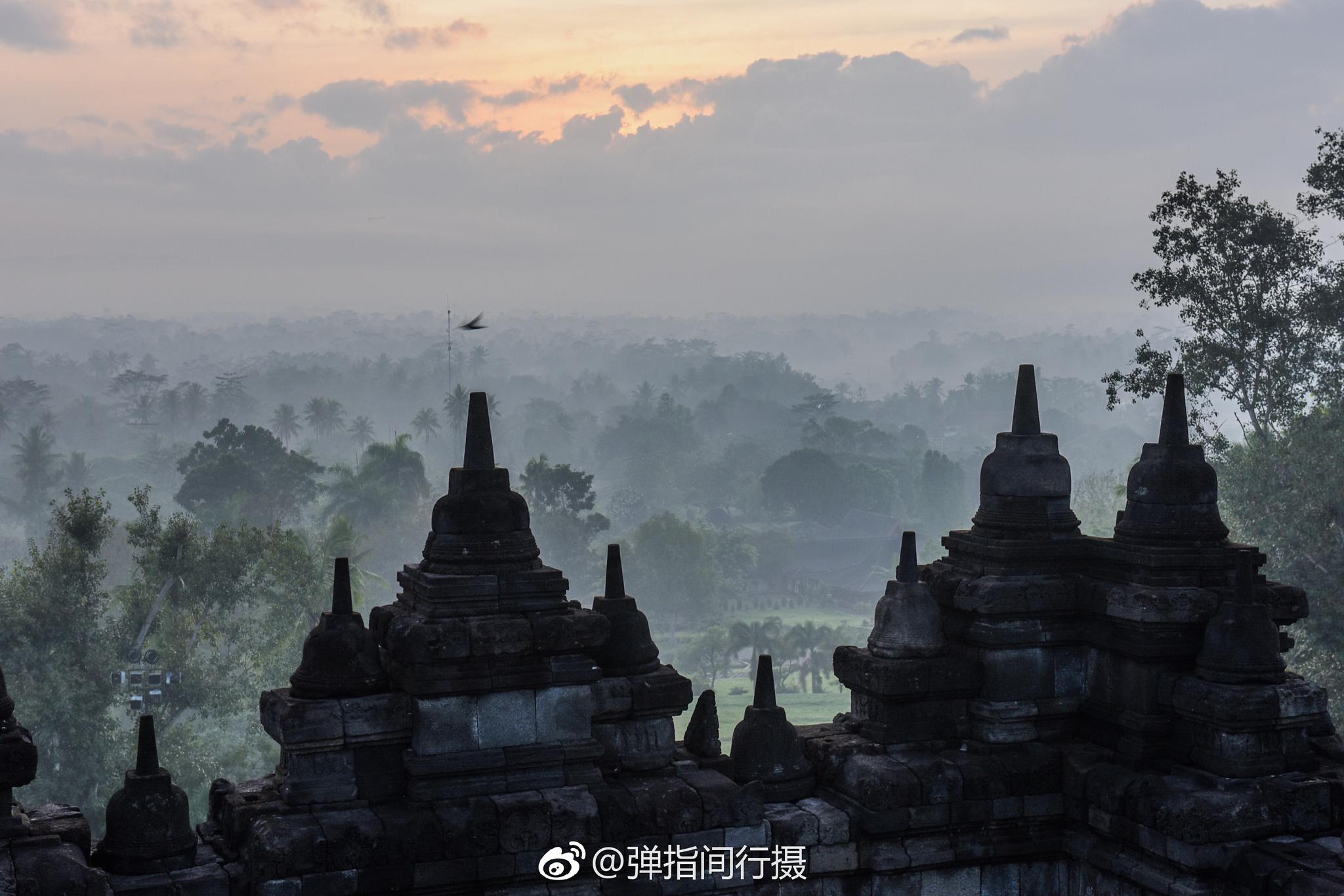 与中国长城、印度泰姬陵、柬埔寨吴哥窟并称为古代东方四大奇迹的婆罗|中国长城|柬埔寨|婆罗浮屠|山丘|吴哥窟_新浪新闻