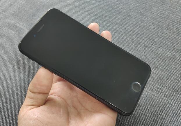 两千元收到二手iPhone 7，这个性能杠杠的，再战斗三年！__财经头条