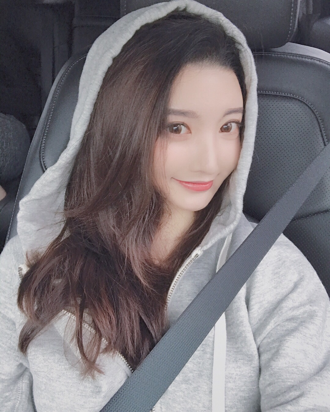 Yibi 93 双子座 毕业于加拿大西蒙菲莎大学 专业金融|双子座|菲莎|西蒙_新浪新闻