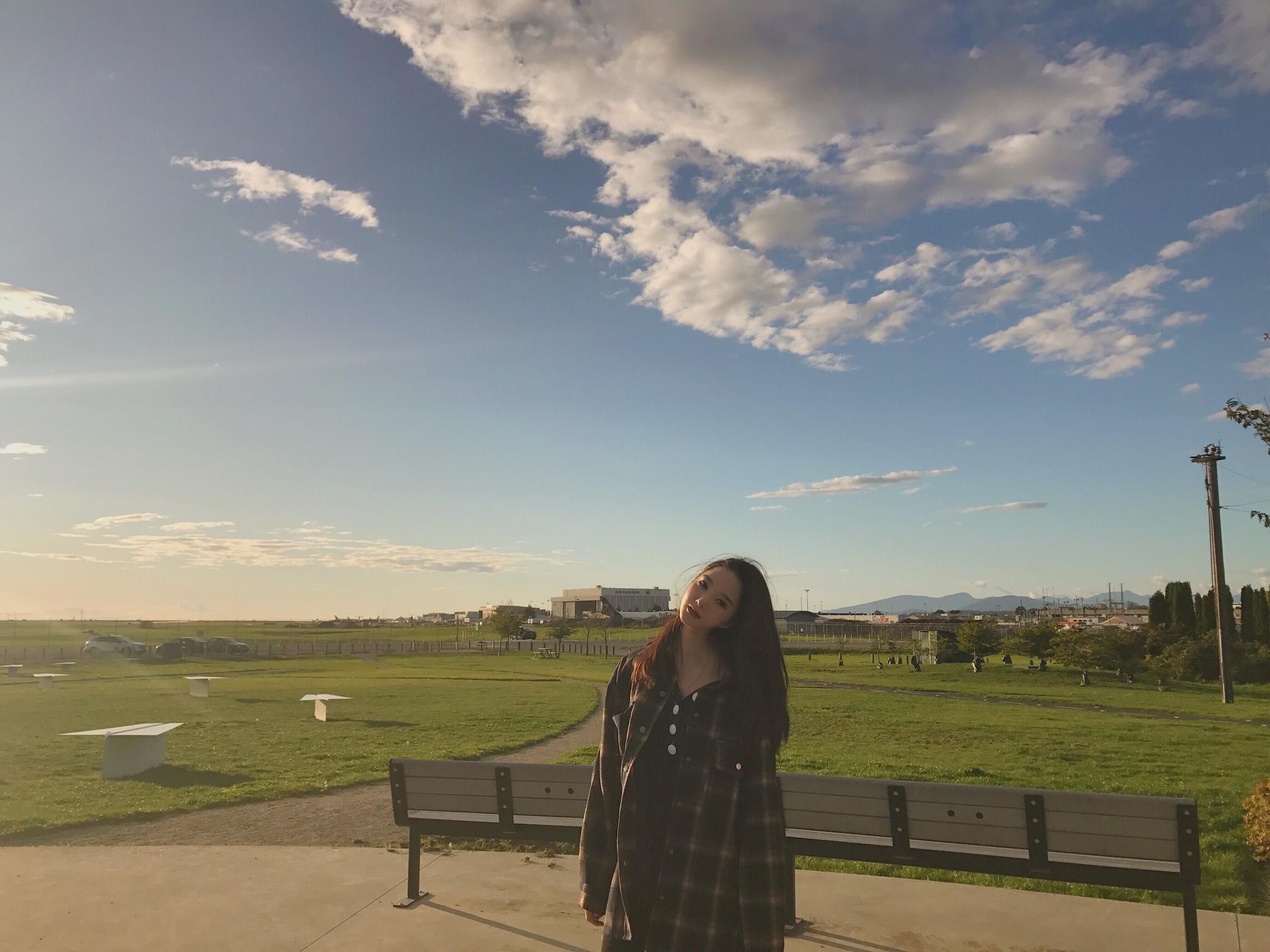 Yibi 93 双子座 毕业于加拿大西蒙菲莎大学 专业金融