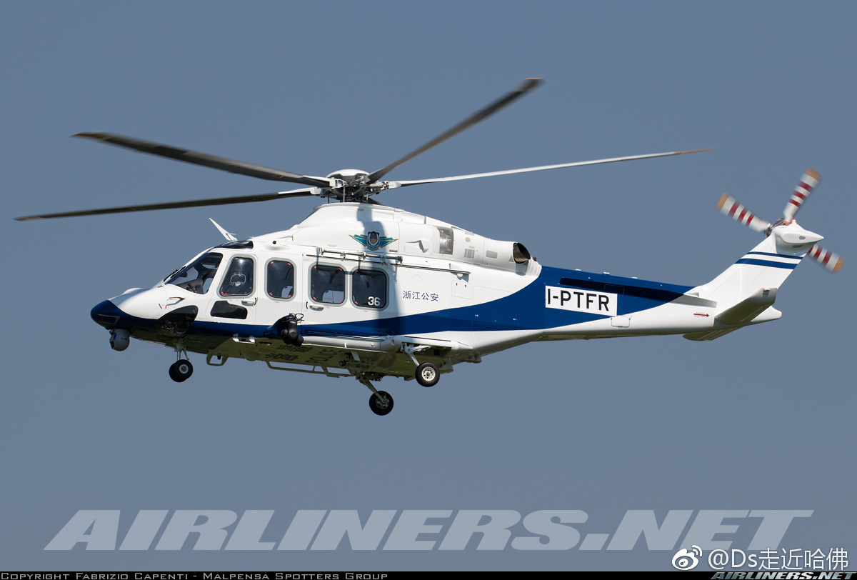 A网上找到三架国内警航AW139直升机交付前的照片