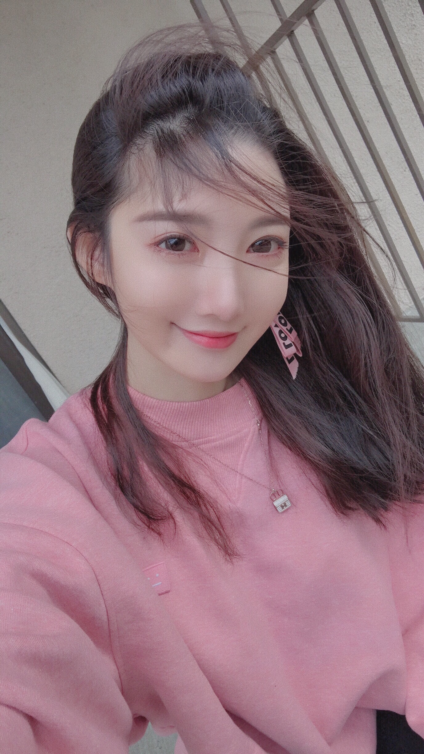 Yibi 93 双子座 毕业于加拿大西蒙菲莎大学 专业金融