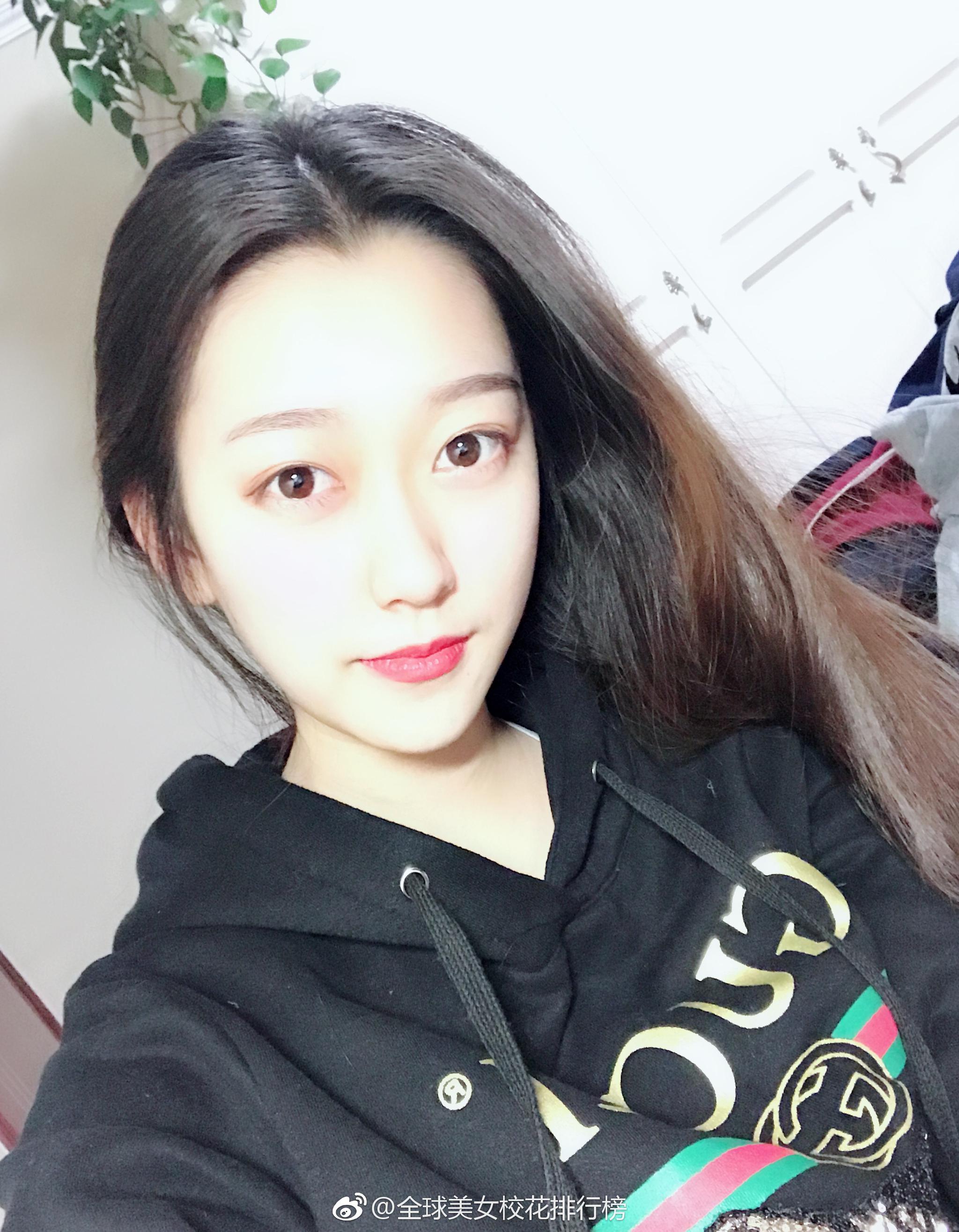 美女校花 北京城市学院 李雨佳 18岁 身高165cm 体重100斤 喜欢跳舞|北京城市学院|李雨佳|校花_新浪新闻