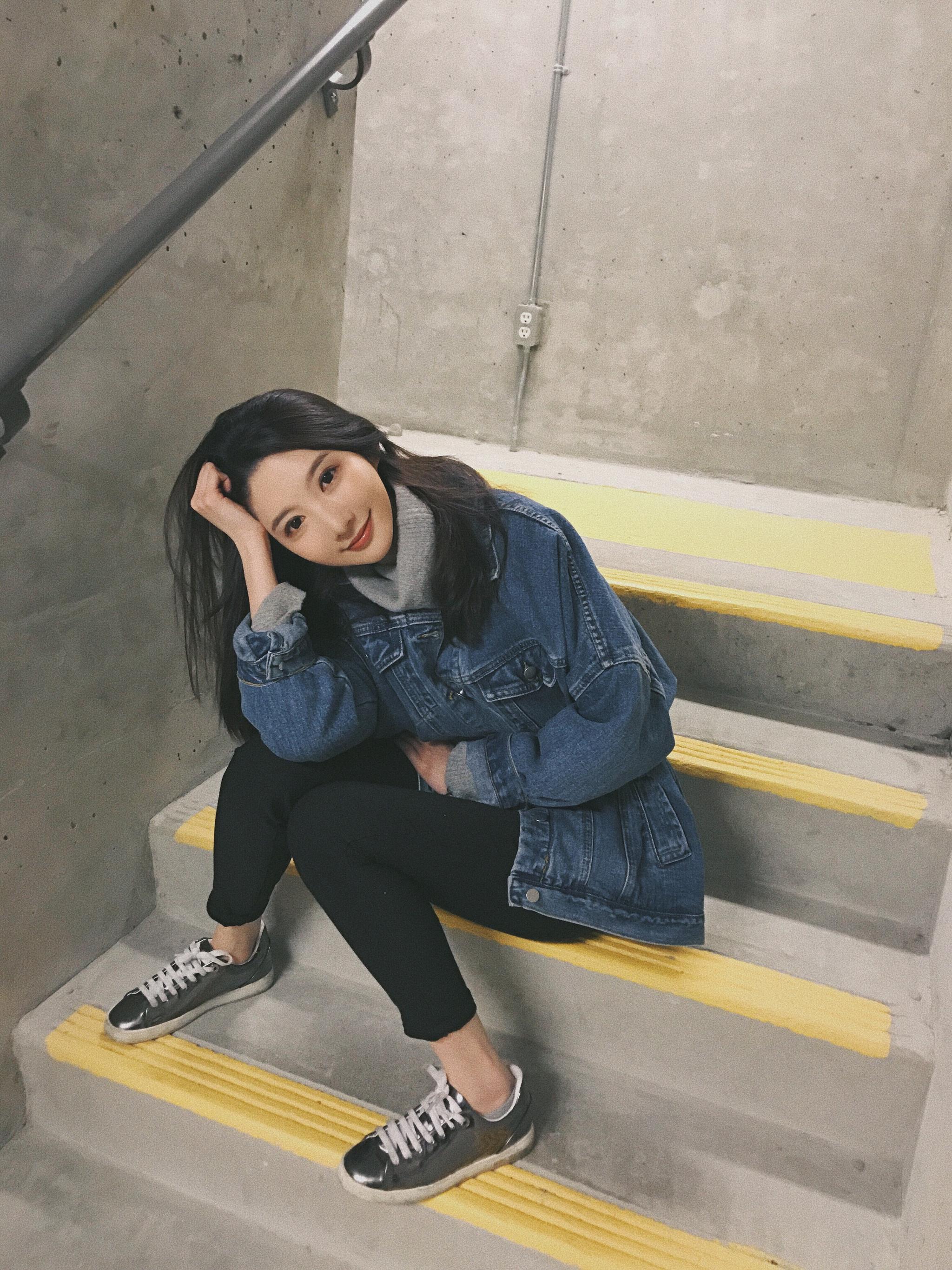 Yibi 93 双子座 毕业于加拿大西蒙菲莎大学 专业金融