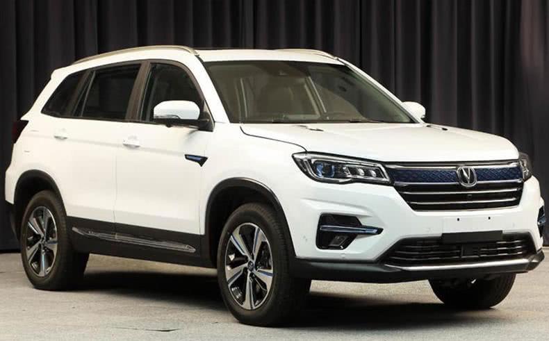 “大变脸”+双电机 长安CS75混动版-新浪汽车