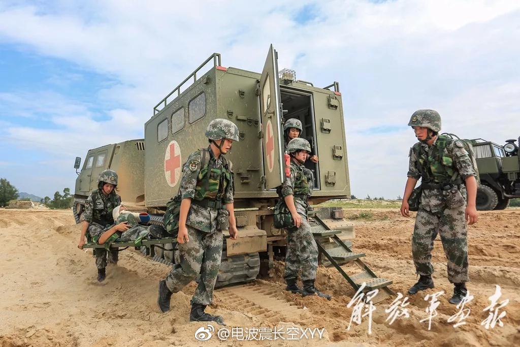 74军某旅装备的JM8骏马全地形救护车