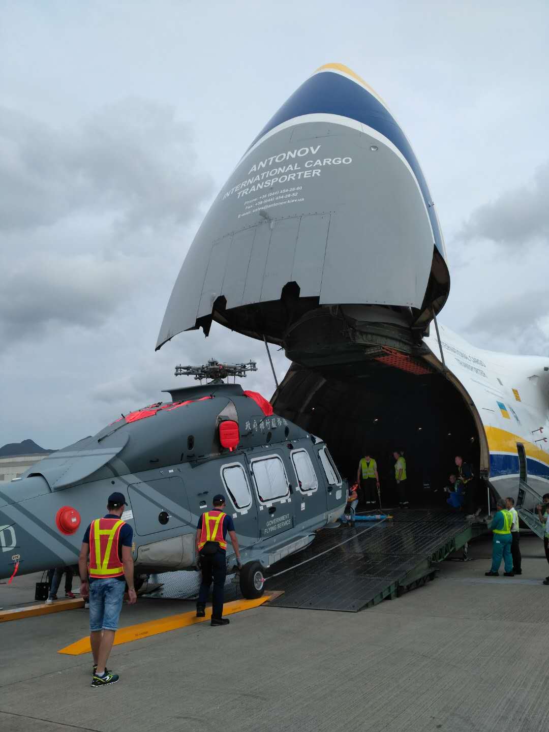 正在打包发货的香港政府飞行服务队H175直升机，An-124一口一架|服务队|香港政府|直升机_新浪新闻