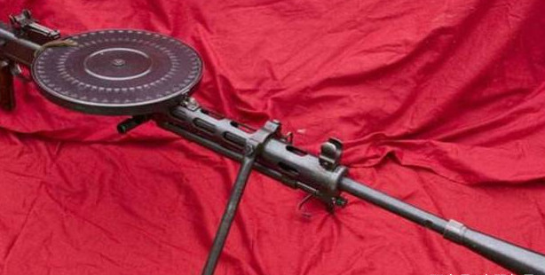 二次大战后正式替代DP轻机枪，你认识吗