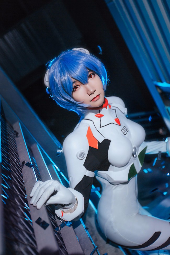 动漫COS：EVA战斗服，童年女神买一送一！|战斗服|童年|女神_新浪新闻