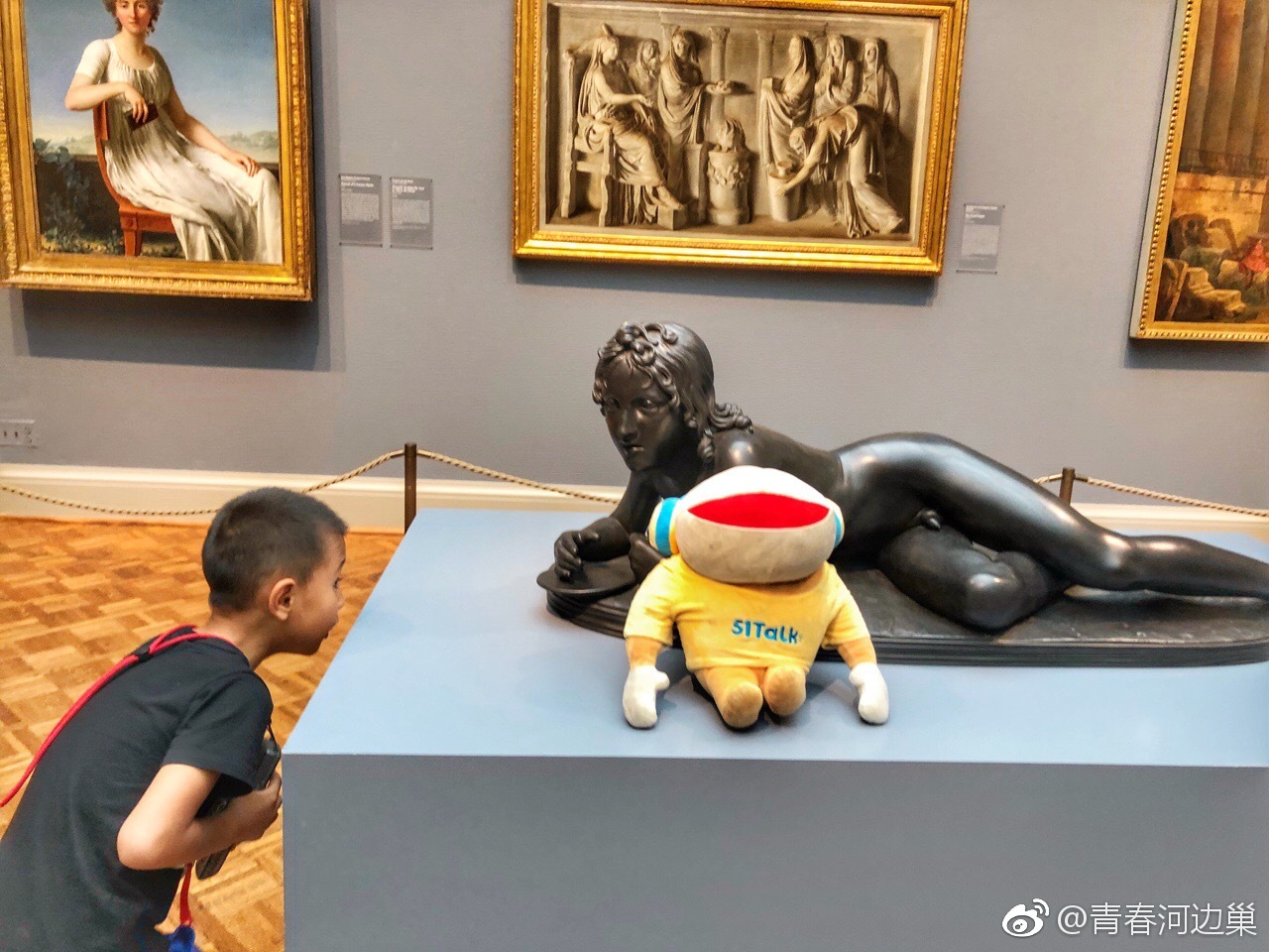 今天小锟和Max来到了芝加哥艺术博物馆，这里的展品极为丰富|博物馆|艺术博物馆|艺术品_新浪新闻