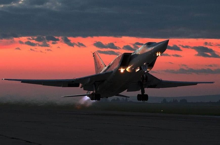 东风21D的攻击误差仅10米，逼得美军做出这样决定