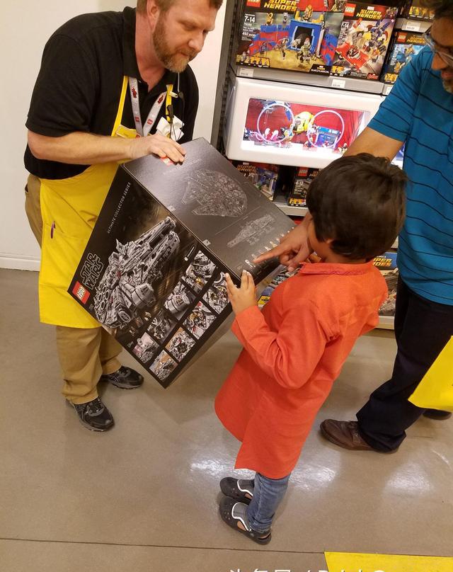 乐高新版千年隼（75192）各地展示实物一览|千年隼|实物|店面_新浪新闻