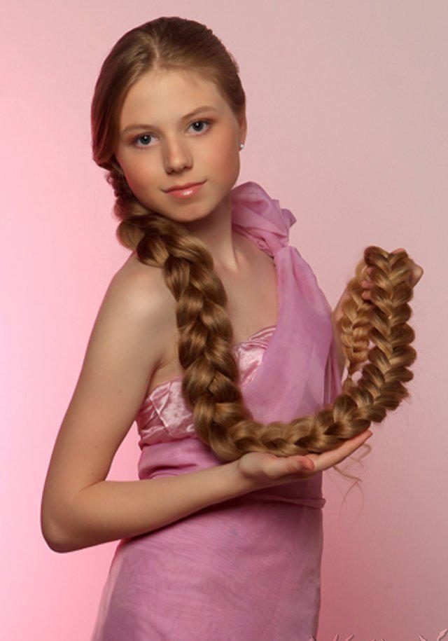 美丽的俄罗斯姑娘和她们让人难忘的麻花辫|麻花辫|发型|辫子_新浪新闻