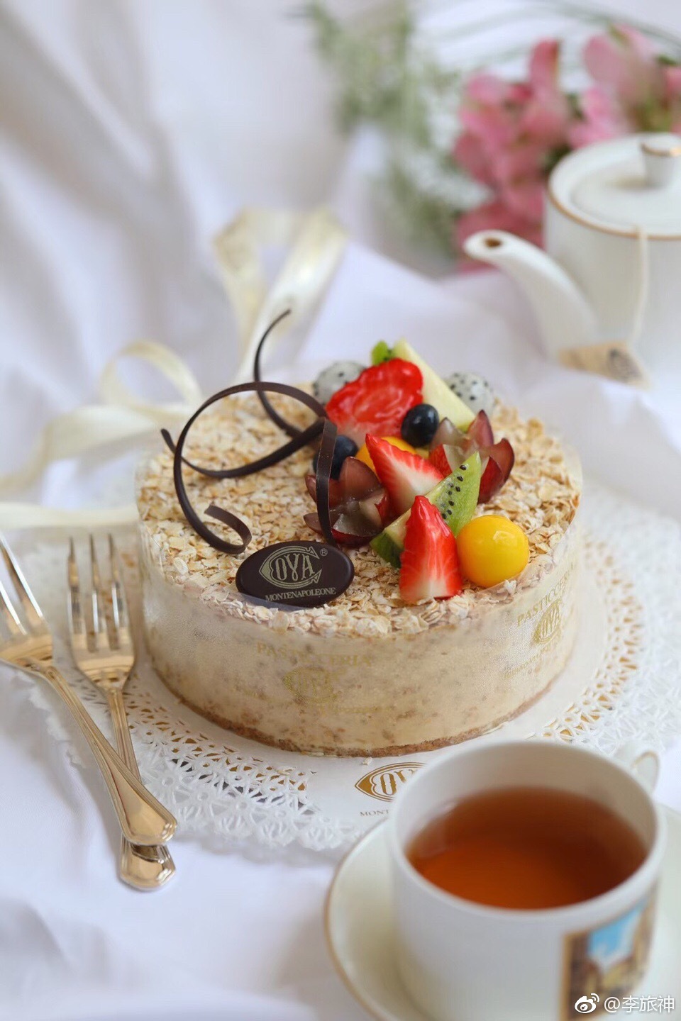 海明威在《永别了，武器》一书，曾多次提到COVA_新浪新闻