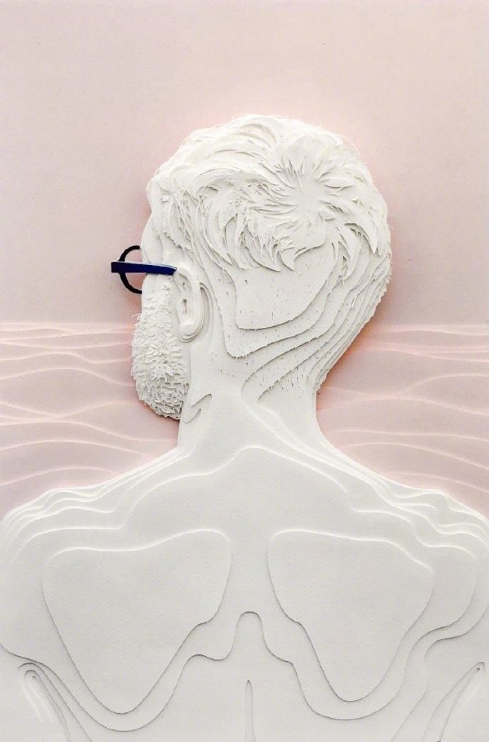 哥斯达黎加纸艺师Ale Rambar用纸层制成的三维组合物