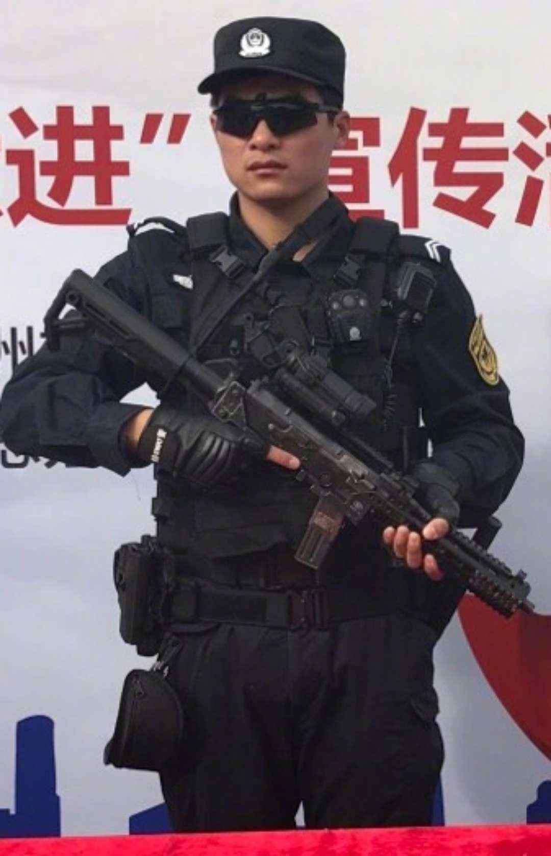 魔改79式，轻型冲锋枪|冲锋枪|微声冲锋枪|微型冲锋枪_新浪新闻