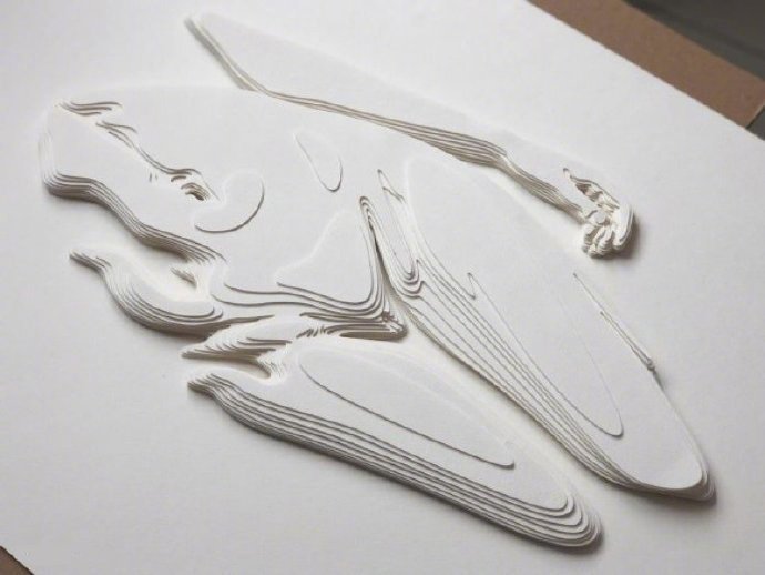 哥斯达黎加纸艺师Ale Rambar用纸层制成的三维组合物