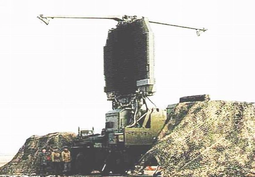 解放军地空导弹部队战训新款大型相控阵雷达外形很奇特|雷达|大鸟|相控阵_新浪新闻