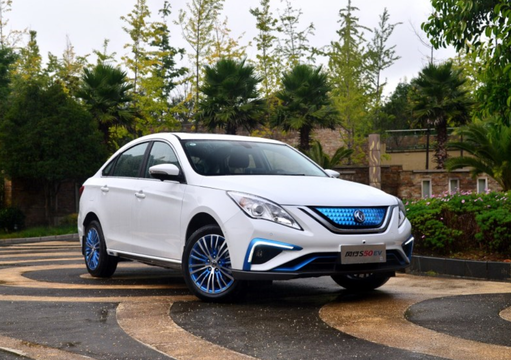 东风新能源风行S50EV和菱智M5EV齐上市，续航可达410km-新浪汽车