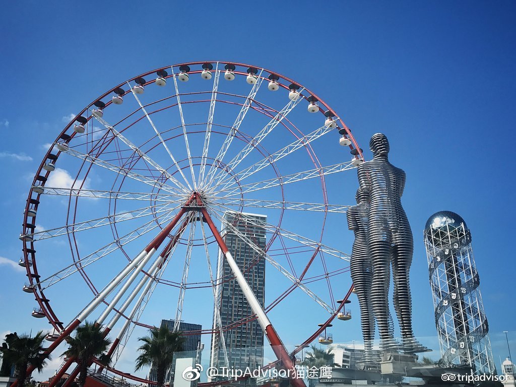 格鲁吉亚·巴统·Ali and Nino雕塑，用户721saifa这样说